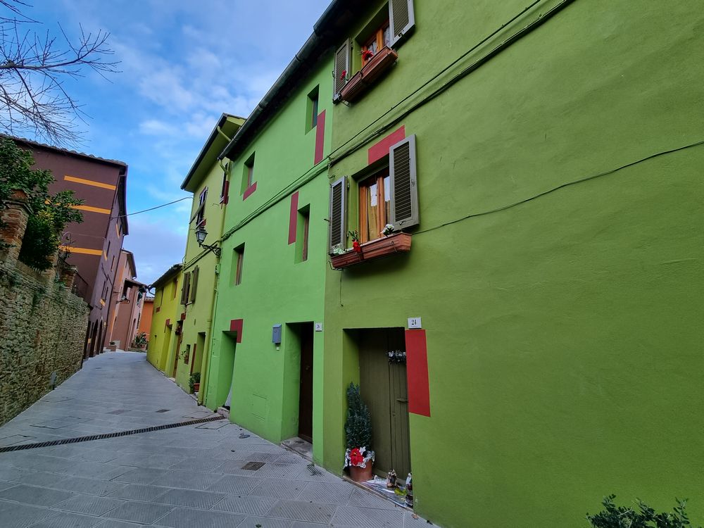 Visita a Ghizzano di Peccioli : in poche ore colori ed arte vicino a Pisa